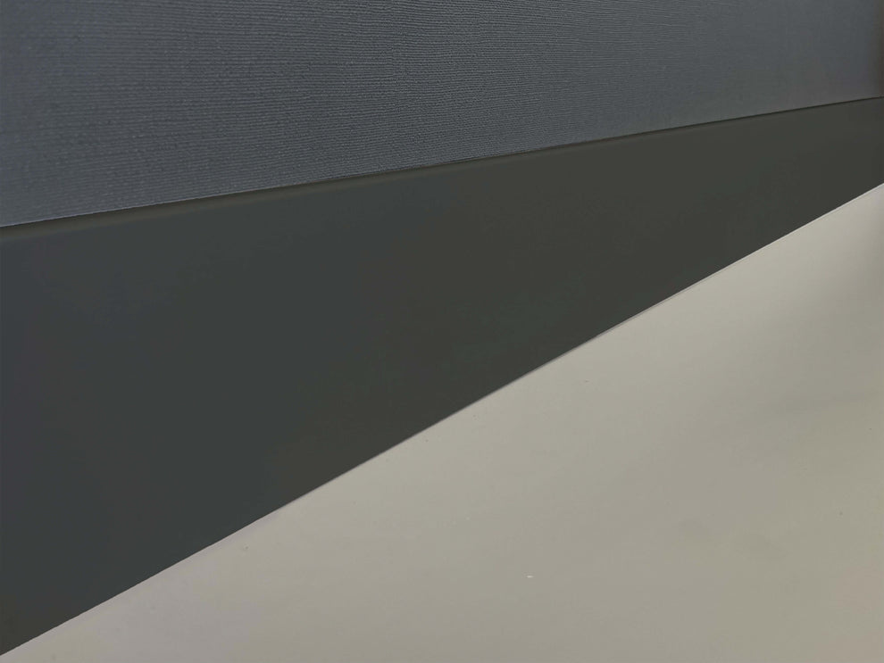 Strakke plint - MDF - RAL 7016 Antracietgrijs – houtafwerking.nl