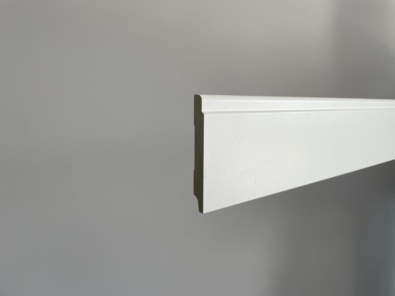 Luxe plint - MDF – houtafwerking.nl