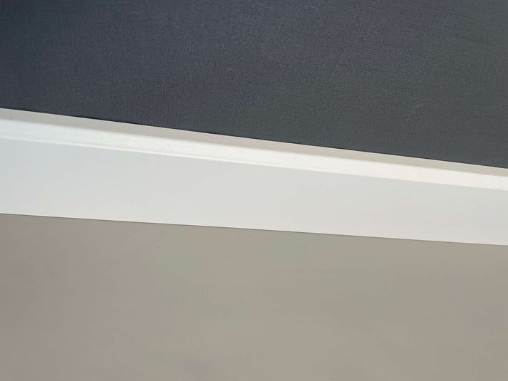 Schuine plint - MDF – houtafwerking.nl